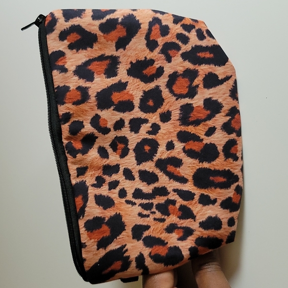 Queen2Keepup Boutique | Bags | Leopard Print Cosmetic Makeup Bag | Poshmark